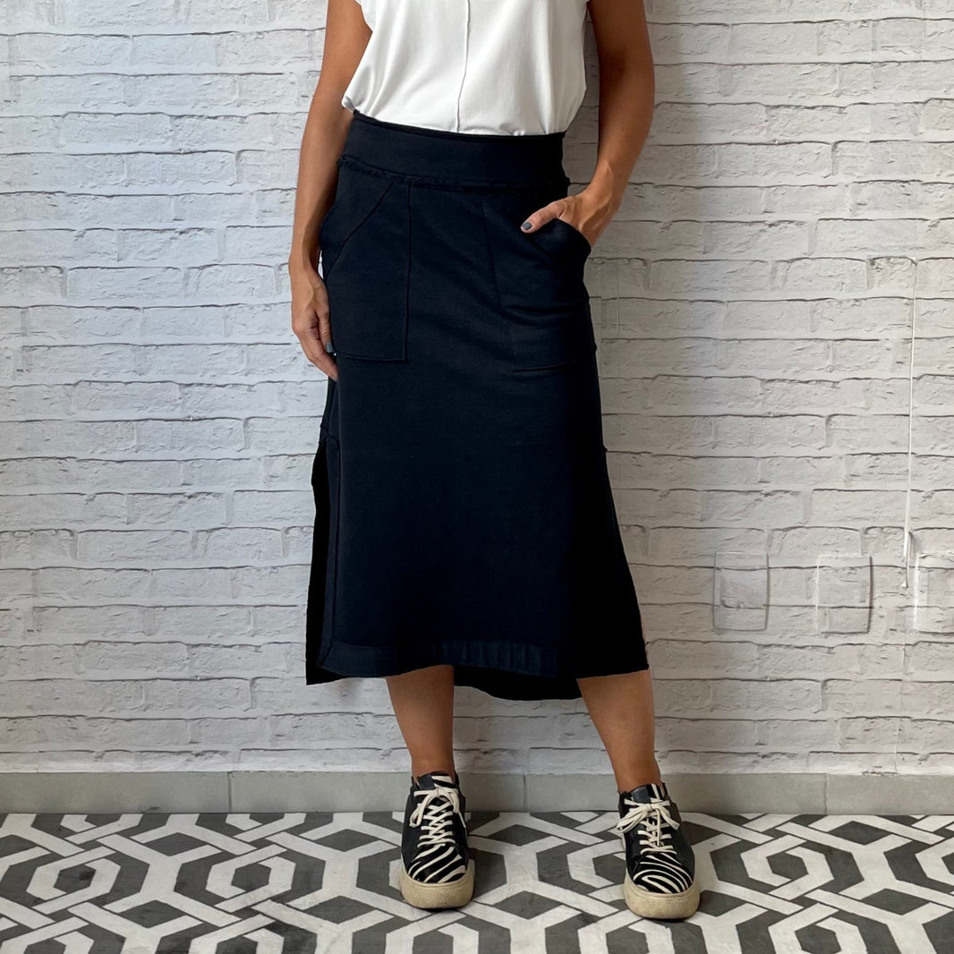 Saia Reta Moletom com bolsos (Preto)